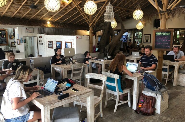 How to Become a Digital Nomad: Skills, Jobs & Step-by-Step Guide