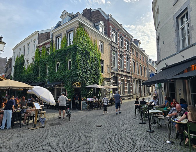 Hiking the Dutch Mountain Trail (Including a 4-Day & 6-Day Itinerary)